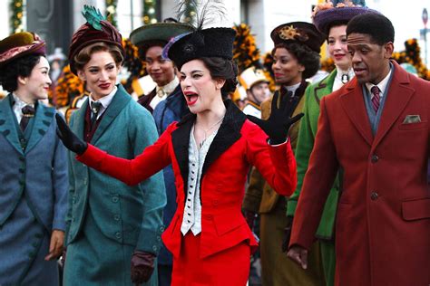 Lea Michele Sings At Macys Thanksgiving Day Parade Despite Head Cold