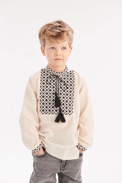 Вишиванка для хлопчика Merezhka Бандера розмір 128 по зросту