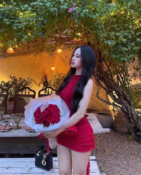 89 Ảnh Tiktoker Phan Thị Cẩm Hồng Sexy Xinh đẹp Gợi Cảm