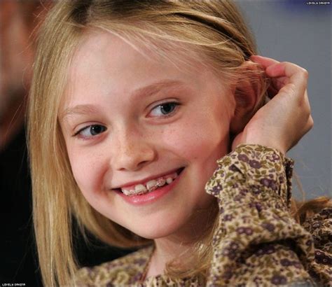 Elle Fanning Teeth Dakota Fanning Wallpaper Dakota Fanning S