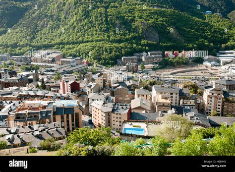 Andorra La Vella City Fotos Und Bildmaterial In Hoher Auflösung Alamy