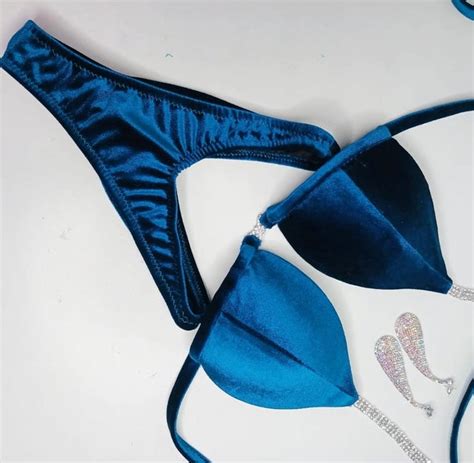 Bikini De Posing