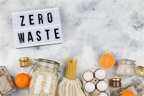 비문 제로 폐기물 에코 천연 가방 및 음식 환경 친화적 인 평평한 누워유리 항아리가있는 라이트 박스 0에 대한 스톡 사진 및 기타 이미지 Istock