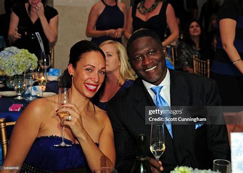 Nba Hall Of Fame Member Dominique Wilkins Poses With His Fiancee