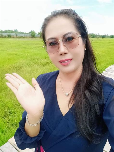 កវីជើងចាស់អ្នកស្រី ងិន ម៉ានីយ៉ា តូចចិត្ត ខណៈអ្នកចម្រៀងល្បីមួយចំនួនមិនផ្ដល់តម្លៃអ្នកនិពន្ធ