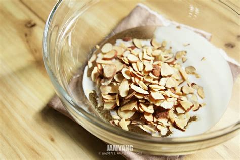 꿀 아몬드 빵 만들기