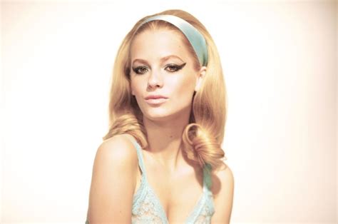 32 Cute 60s Hairstyles For All The Vintage Hair Lovers Artofit