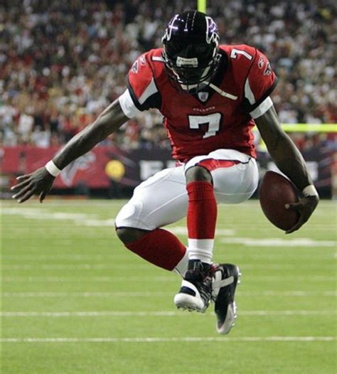 Michael Vick Michaelvick Vick V7 Nfl Falcons Michael Vick