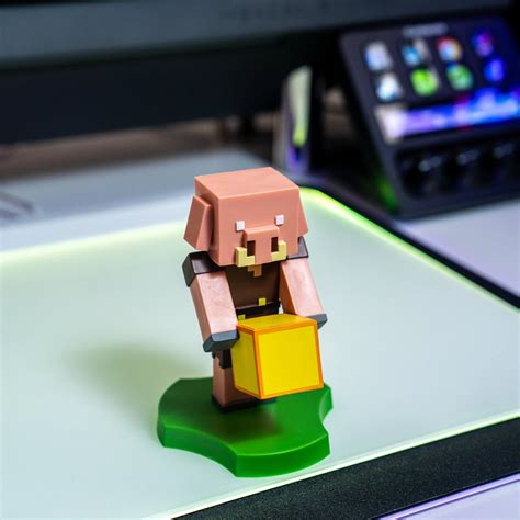 Minecraft Piglin Holdems Mini Cable Guys Phone Stand And Device