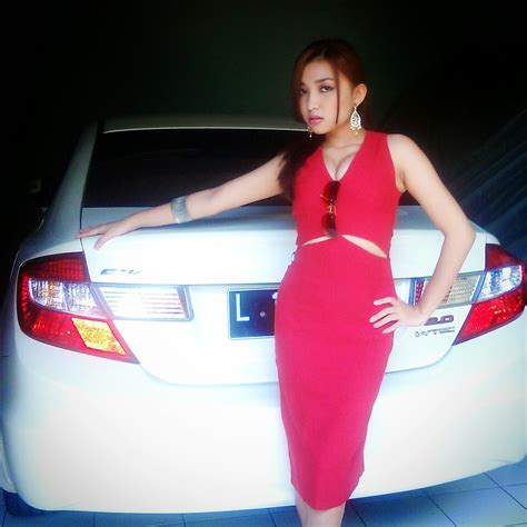 Model Artis Hot Sexy Koleksi Foto Farren Violetta Cantik Pose Seksi