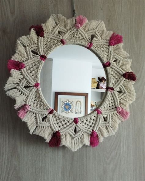 Pin by Pasquier on macramé in Macrame Crafts Macrame bracelets