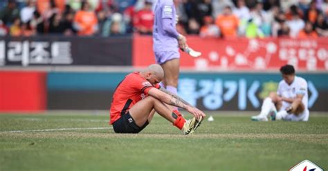 강원 지독한 결정력 불운에 울었다…서울과 1 1 무승부 린가드는 부상 결장 [is 춘천]