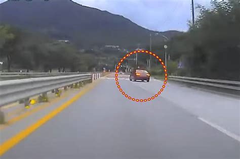 차주들 원성 터졌다 불법 유턴 사고 이젠 책임 못 묻는다 오토포크