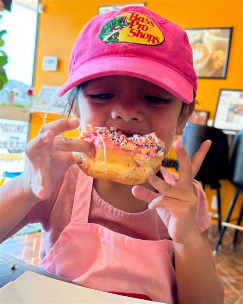 Robins Snowflake Donuts ️ Snowflakedonutsncafe • Instagram Photos