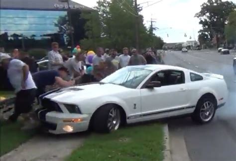 Ford Mustang Shelby Gt500 Crashes Into Crowd Trying To Drift People
