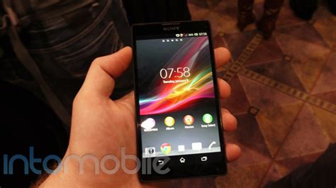 Sony Xperia Z Gets Torture Tested In This Candlelight Video