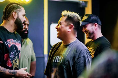 Drake Visits Trill Burgers To Support Bun B Best Burger I Ever Had