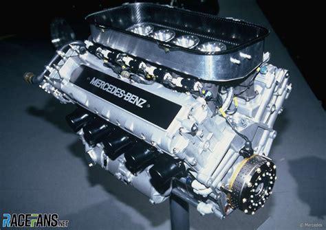 Since the era of V6 turbo hybrid, F1 engines seldom to show the brand logos - F1technical.net