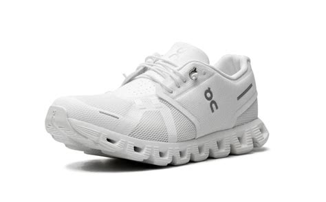 On Cloud 5 Undyed White Womens Pimp Kicks