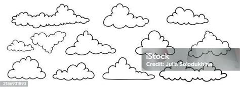 귀여운 구름 세트입니다 색칠 공부 하늘에 선형 만화 구름의 벡터 그림 Doodle은 기어가는 구름을 윤곽선으로 그립니다 하늘 적운 구름 절연 에 와 배경 개체 그룹에 대한