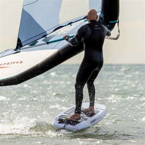 Wing Foil: 5 cose da utili da sapere prima di iniziare - PKR Kitesurf