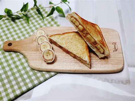 땅콩버터 바나나 토스트