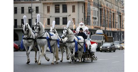 Дядо Коледа е млад дядо Мраз е стар по нашите земи