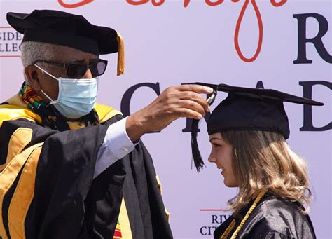 Riverside City College Celebrates Difficult Academic Year With Drive