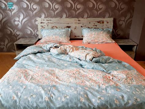 Handicraft • ჰენდიკრაფტი თეთრეული ვარდისფერი ყვავილებით