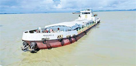 ပြည်တွင်းရေကြောင်းပို့ဆောင်ရေး သင်္ဘောများဖြင့် ရခိုင်ပြည်နယ်အတွင်း ဆိုင်ကလုန်းမုန်တိုင်း မိုခ