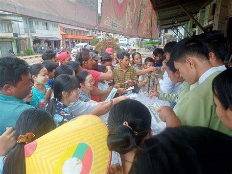 ကွန်ဟိန်းမြို့နယ်တွင် ဒေသခံပြည်သူများအား စားသုံးဆီများ စျေးနှုန်းသက်သာစ