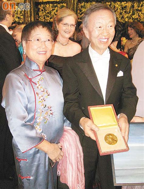 政情：高錕攞完諾獎再封爵 東方日報