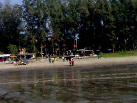 Daman Silvasa Vapi Beach Popular Tourist Attraction In Maharashtra