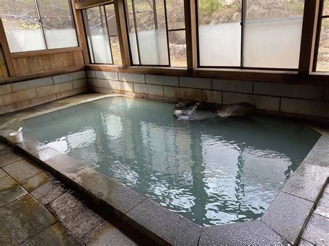湧出したばかりの新鮮な源泉を体感できる！…温泉王国・山形県が誇る「源泉かけ流し」の秘湯7選【温泉博士がおすすめ】 源泉掛け流し温泉の日