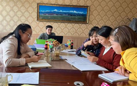 АЙМГИЙН ИТХ ЫН АЖЛЫН АЛБА СУМДАД АЖИЛЛАЖ БАЙНА