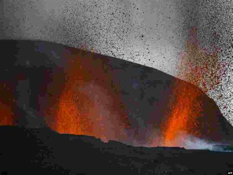 ვულკანის ამოფრქვევა ავიამიმოსვლას აფერხებს