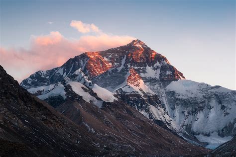 Researchers Find Microplastics On Top Of Mount Qomolangma Cgtn
