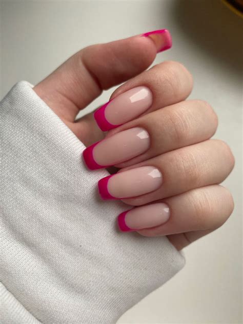 Ярко розовый френч Красивые ногти Гелевые ногти Дизайнерские ногти