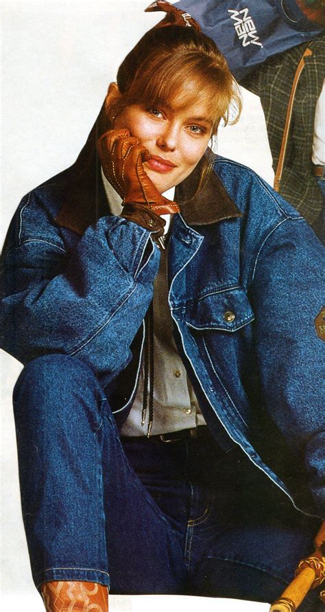 Épinglé Par Matt Wheeler Sur Renee Simonsen