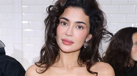 Kylie Jenners Ever So Slightly Puffy Face Isnt The Problem Here Vogue