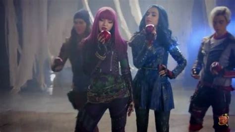 Mal Evie Jay And Carlos Descendants Disney Channel Disney