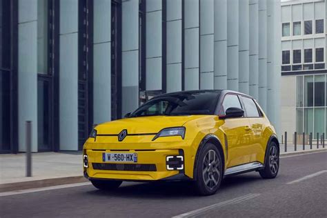 Car of the year 2025: la Renault 5 Alpine A290 100% elettrica è l'auto ...