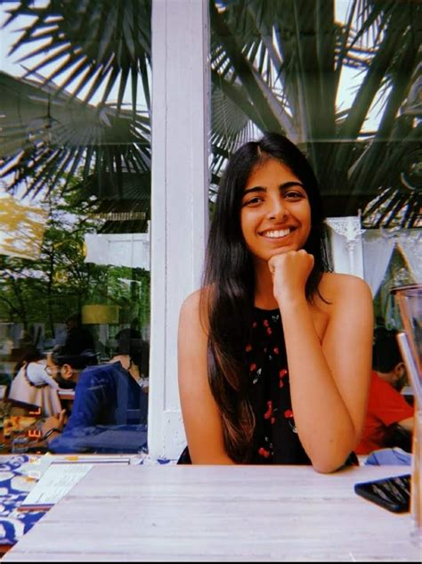 chhavi keswani medium