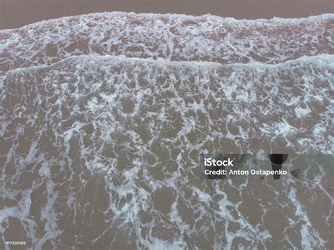 파도와 모래와 물의 추상적 인 질감 배경 바다 바다 호수로 청록색 물의 최고 보기 깊은에 대한 스톡 사진 및 기타 이미지 깊은 깨끗한 낮 Istock