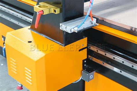ATC CNC Router With Loading And Unloading Platform Blue Elephant CNC Machinery