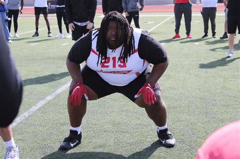 Tcu Footballs 455 Pound Frogs Lineman Big Bubba Goes Viral For Horned Frogs