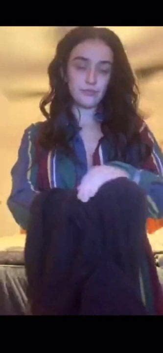 Free Porn Video She Cleans Room Half Naked On Periscope