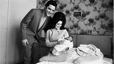 Siegen Herr Josten Schaut Priscilla