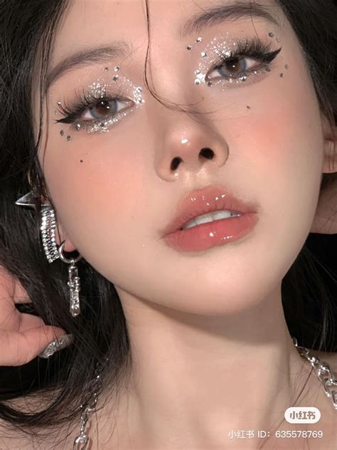 45 Cutest Crystal Eye Makeup Ideas To Copy 2022 Rhinestone Eye Makeup