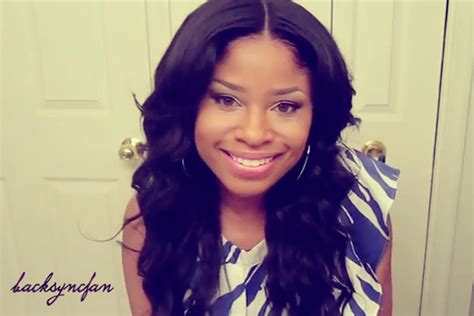 How To Blending Your Lace Front Wig With A Middle Part Video UNRULY